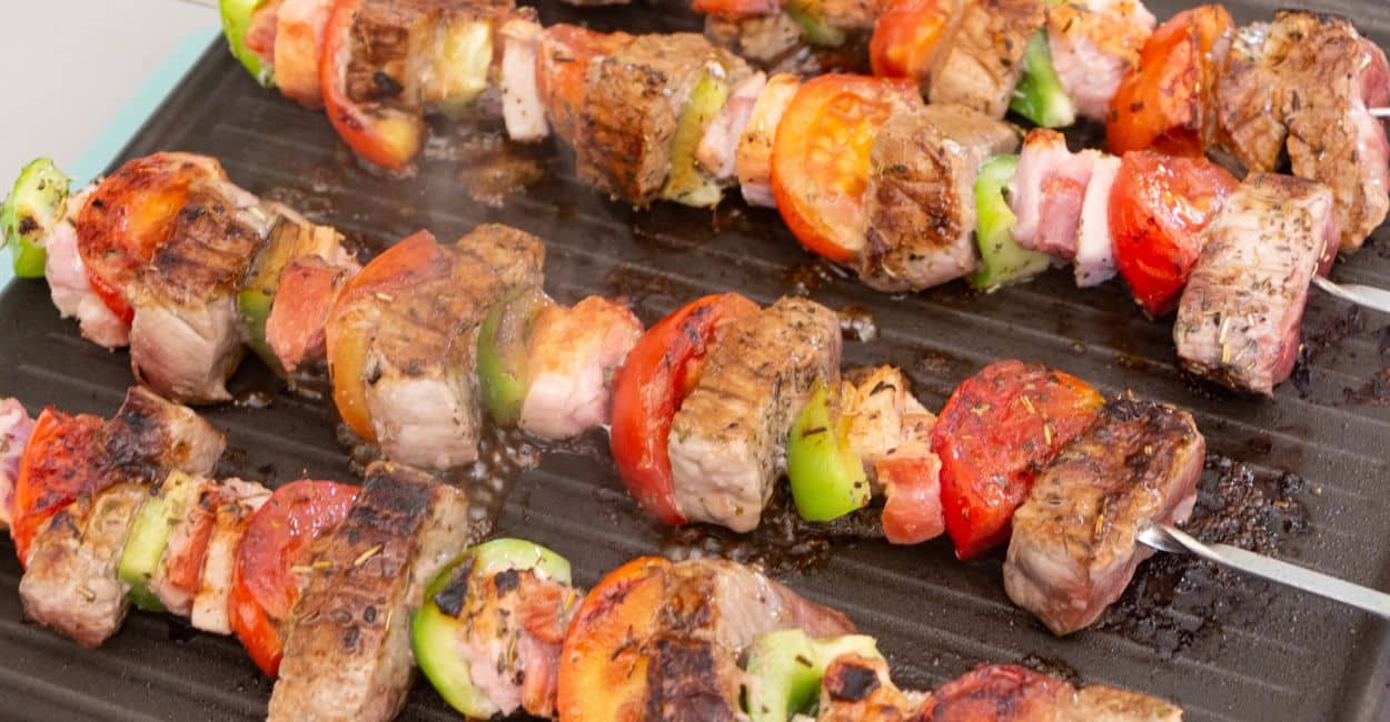 Brochette de frango, o que é? | Dicionário Gastronômico
